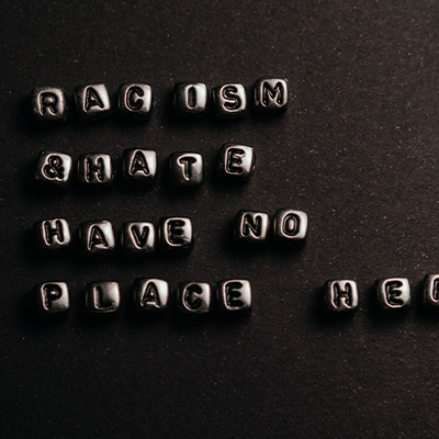 Du racisme systémique sur le terrain de l'éducation permanente